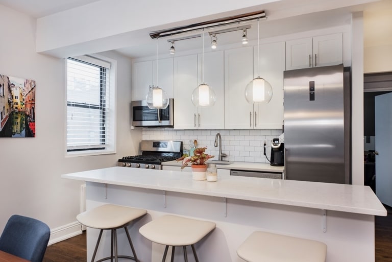 3 Tips from the Pros for Choosing Kitchen Counter Seating